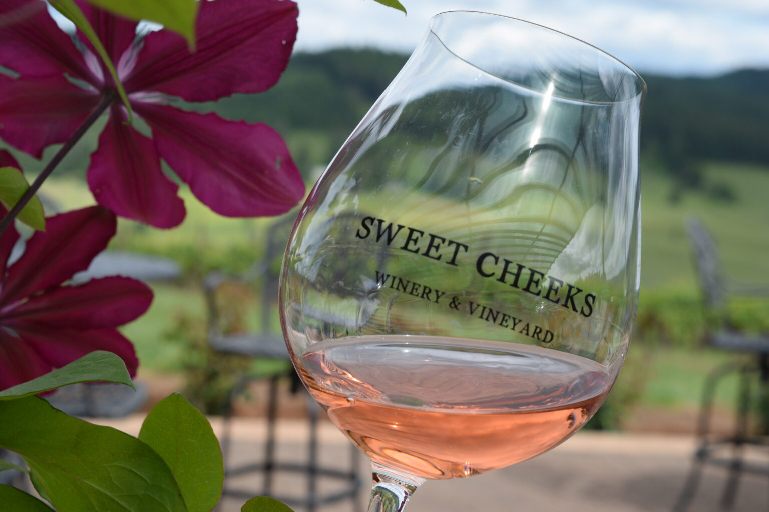 10 Situations Where Sweet Cheeks Wine Will Be Your Perfect Sidekick ...